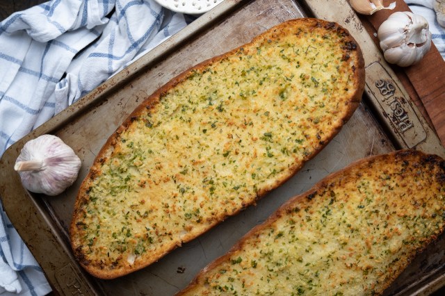 Recipe Of the Week – Garlic Bread – DIARY OF A PMP MOM